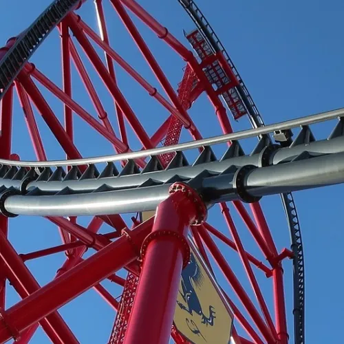 Red Force: Challenge the wind, desafía al viento en la montaña rusa más ...